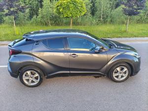 Grey Toyota C-HR 2022 in Vilnius, with an engine capacity of 1.80 L and mileage of 279 thousand km for 15500 €, photo 26 on AUTOMOTO.COM.LV
