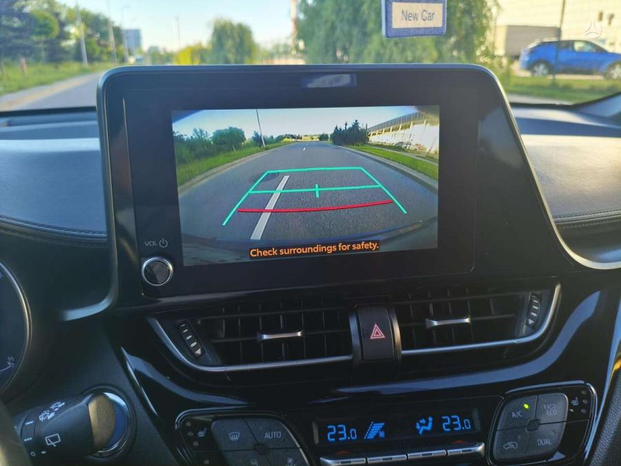 Grey Toyota C-HR 2022 in Vilnius, with an engine capacity of 1.80 L and mileage of 279 thousand km for 15500 €, photo 35 on AUTOMOTO.COM.LV