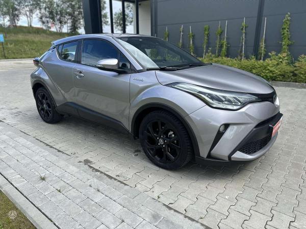 Серый Тойота C-HR 2022 в Вильнюс, объемом двигателя 1.80 л и пробегом 157 тыс. км за 18650 €, фото 2 на AUTOMOTO.COM.LV