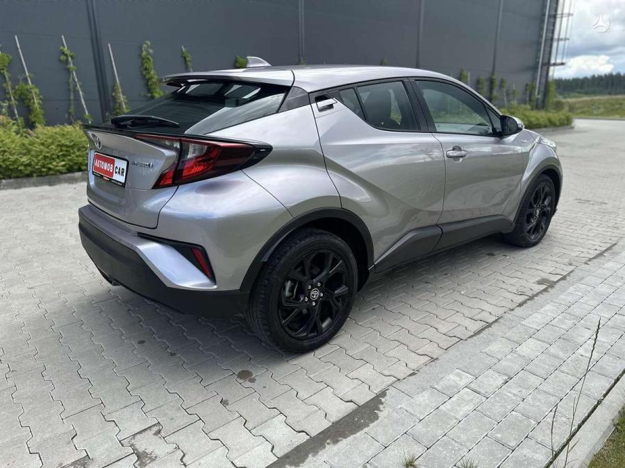 Grey Toyota C-HR 2022 in Vilnius, with an engine capacity of 1.80 L and mileage of 157 thousand km for 18650 €, photo 12 on AUTOMOTO.COM.LV