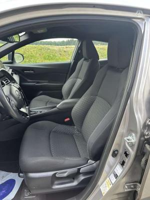 Grey Toyota C-HR 2022 in Vilnius, with an engine capacity of 1.80 L and mileage of 157 thousand km for 18650 €, photo 17 on AUTOMOTO.COM.LV