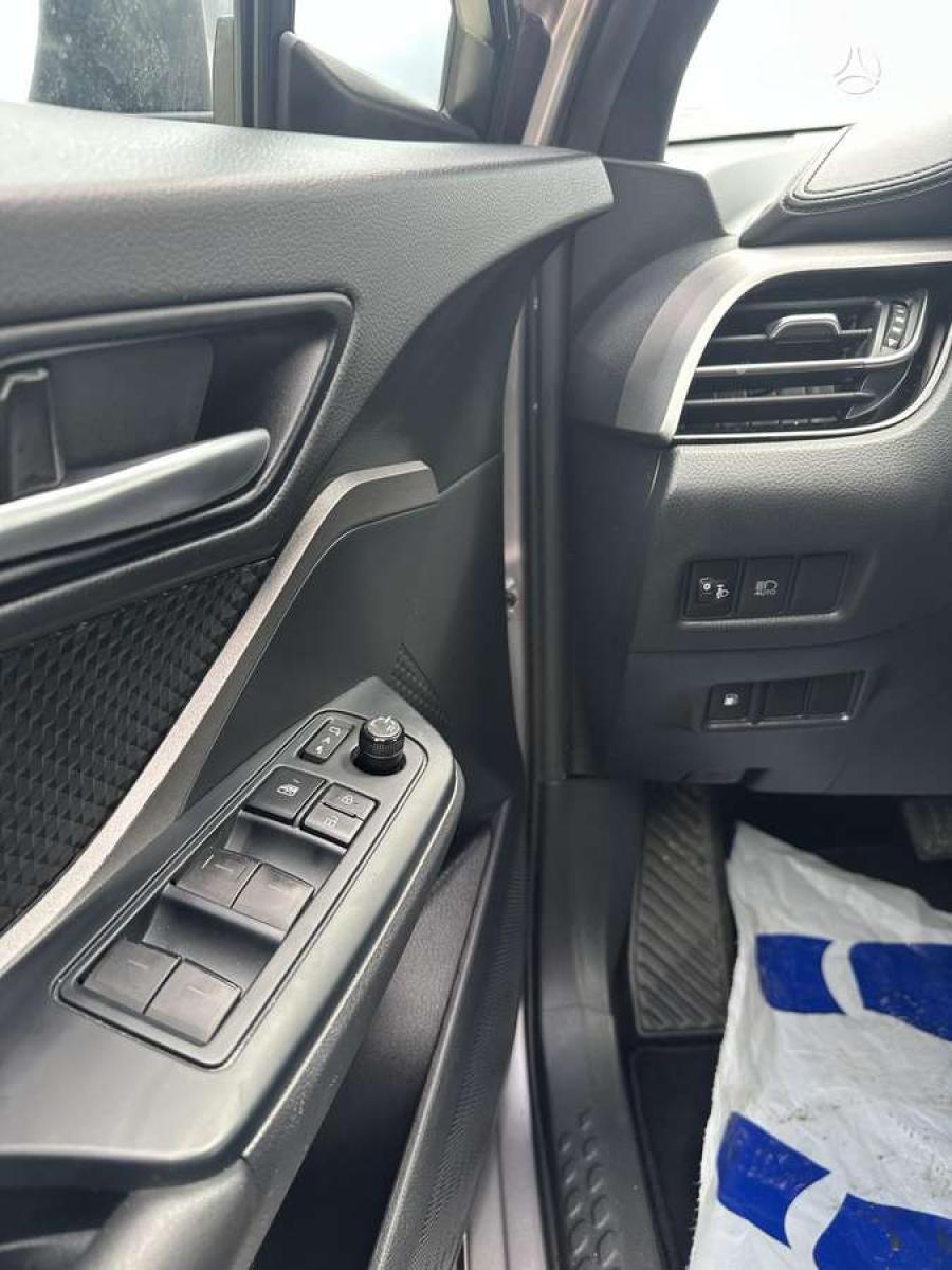 Grey Toyota C-HR 2022 in Vilnius, with an engine capacity of 1.80 L and mileage of 157 thousand km for 18650 €, photo 26 on AUTOMOTO.COM.LV