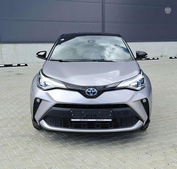 Серый Тойота C-HR 2022 в Шяуляй, объемом двигателя 1.99 л и пробегом 127 тыс. км за 20950 €, фото 3 на AUTOMOTO.COM.LV