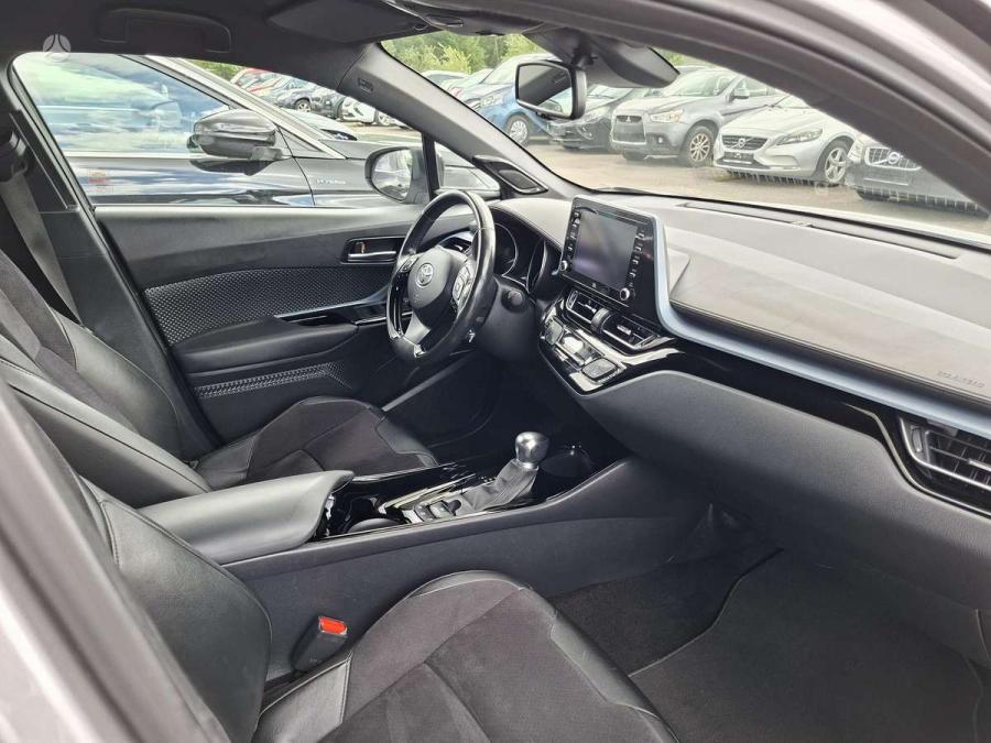 Серый Тойота C-HR 2022 в Шяуляй, объемом двигателя 1.99 л и пробегом 127 тыс. км за 20950 €, фото 23 на AUTOMOTO.COM.LV