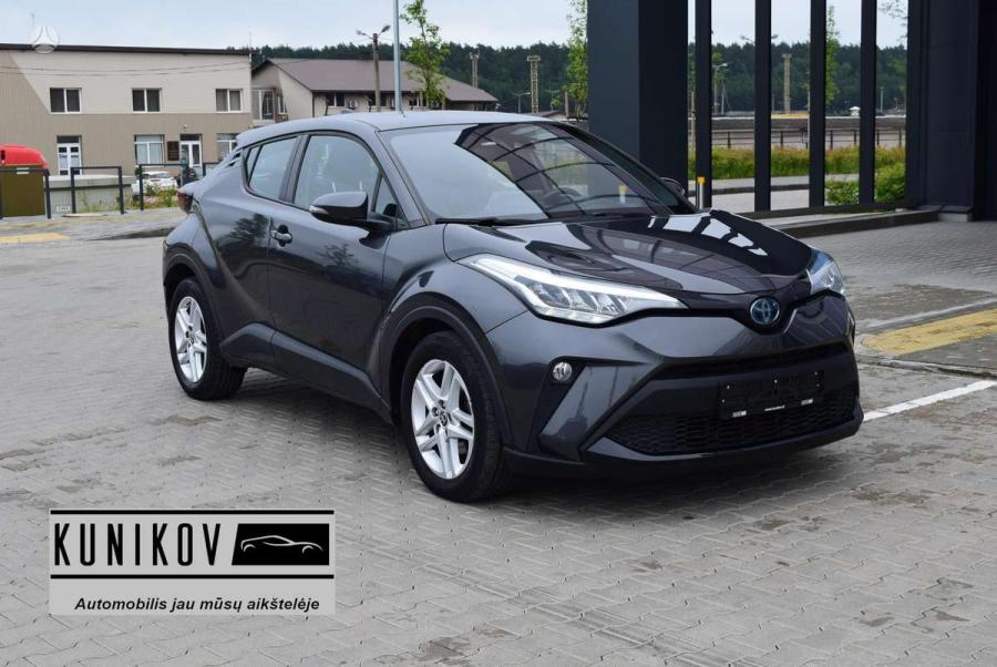 Серый Тойота C-HR 2022 в Вильнюс, объемом двигателя 1.99 л и пробегом 201 тыс. км за 19200 €, фото 1 на AUTOMOTO.COM.LV