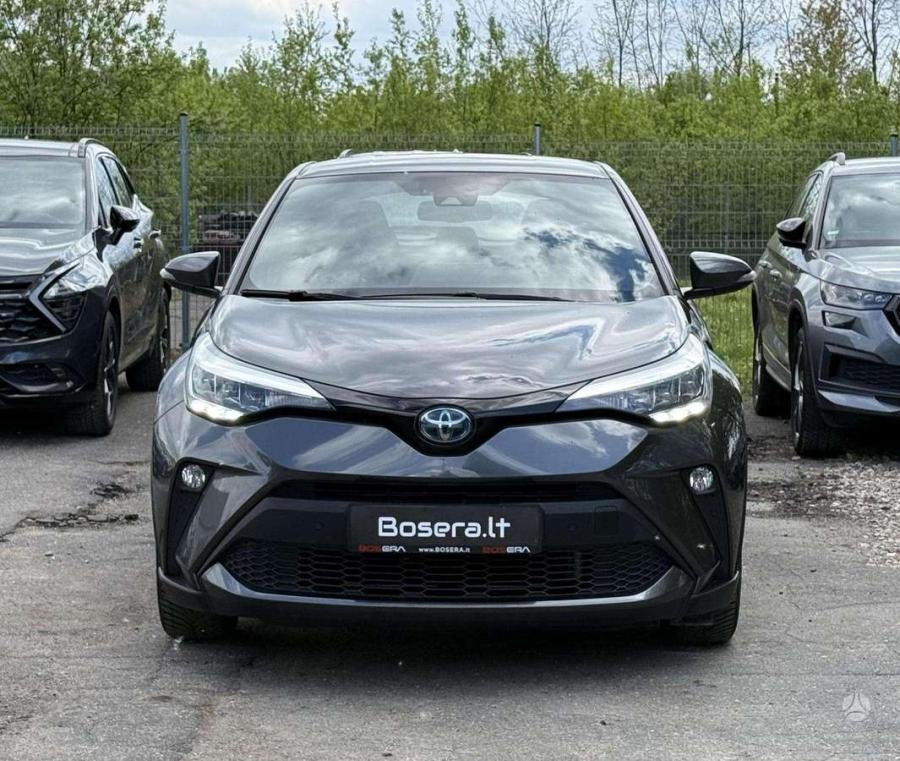 Серый Тойота C-HR 2022 в Вильнюс, объемом двигателя 1.80 л и пробегом 161 тыс. км за 17990 €, фото 3 на AUTOMOTO.COM.LV