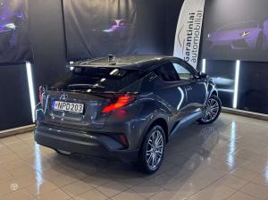 Grey Toyota C-HR 2022 in Vilnius, with an engine capacity of 1.80 L and mileage of 129 thousand km for 21500 €, photo 3 on AUTOMOTO.COM.LV