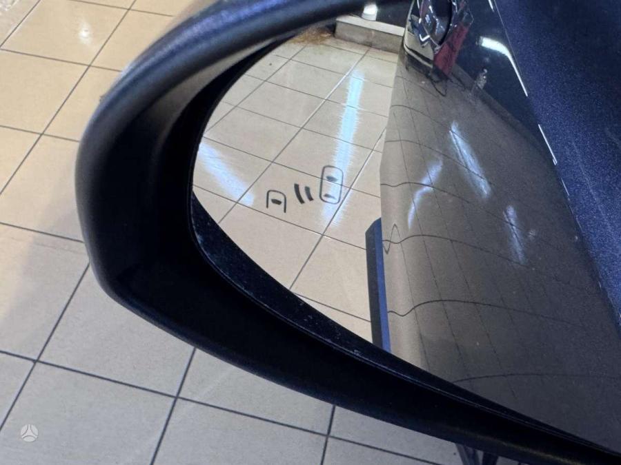 Grey Toyota C-HR 2022 in Vilnius, with an engine capacity of 1.80 L and mileage of 129 thousand km for 21500 €, photo 7 on AUTOMOTO.COM.LV