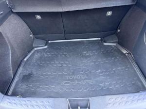 Grey Toyota C-HR 2022 in Vilnius, with an engine capacity of 1.80 L and mileage of 129 thousand km for 21500 €, photo 12 on AUTOMOTO.COM.LV