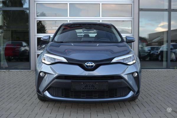 Серый Тойота C-HR 2022 в Вильнюс, объемом двигателя 1.80 л и пробегом 193 тыс. км за 18500 €, фото 3 на AUTOMOTO.COM.LV