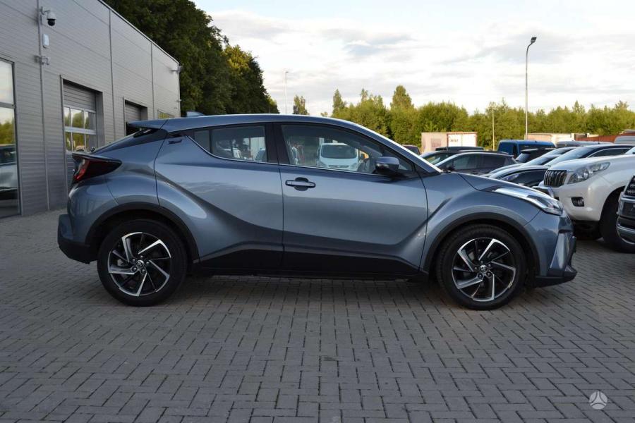 Серый Тойота C-HR 2022 в Вильнюс, объемом двигателя 1.80 л и пробегом 193 тыс. км за 18500 €, фото 6 на AUTOMOTO.COM.LV