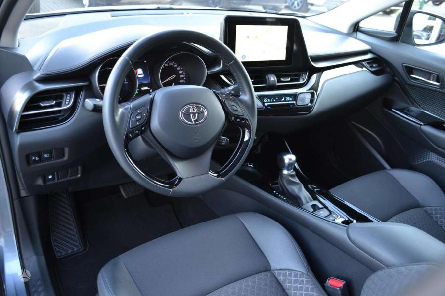 Серый Тойота C-HR 2022 в Вильнюс, объемом двигателя 1.80 л и пробегом 193 тыс. км за 18500 €, фото 15 на AUTOMOTO.COM.LV