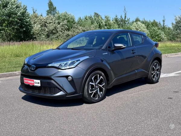 Grey Toyota C-HR 2022 in Vilnius, with an engine capacity of 1.80 L and mileage of 74 thousand km for 20750 €, photo 1 on AUTOMOTO.COM.LV