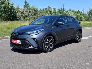 Pelēks Toyota C-HR 2022 Viļņa, ar dzinēja tilpumu 1.80 L un nobraukumu 74 tūkst. km par 20750 €, foto  vietnē AUTOMOTO.COM.LV