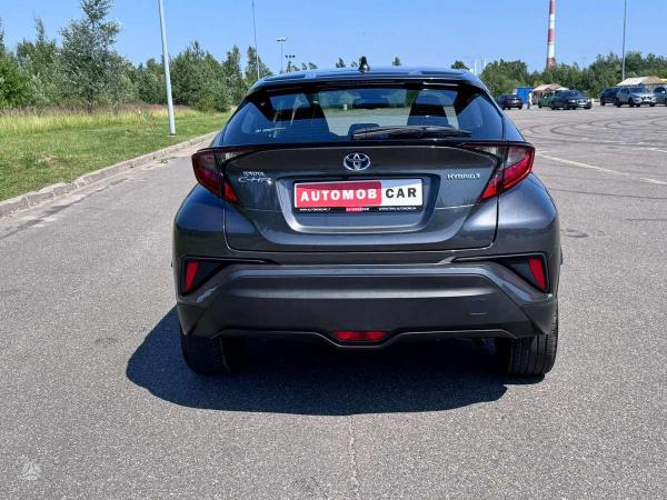 Grey Toyota C-HR 2022 in Vilnius, with an engine capacity of 1.80 L and mileage of 74 thousand km for 20750 €, photo 5 on AUTOMOTO.COM.LV