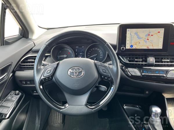 Pelēks Toyota C-HR 2022 Rīga, ar dzinēja tilpumu 1.80 L un nobraukumu 61 tūkst. km par 22990 €, foto 9 vietnē AUTOMOTO.COM.LV