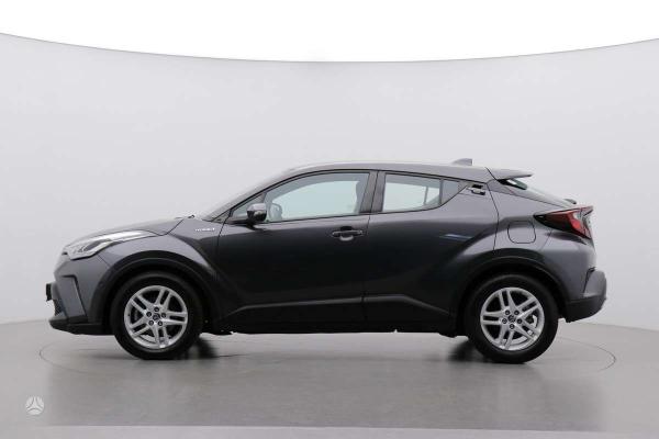 Серый Тойота C-HR 2022 в Вильнюс, объемом двигателя 1.99 л и пробегом 104 тыс. км за 24900 €, фото 4 на AUTOMOTO.COM.LV