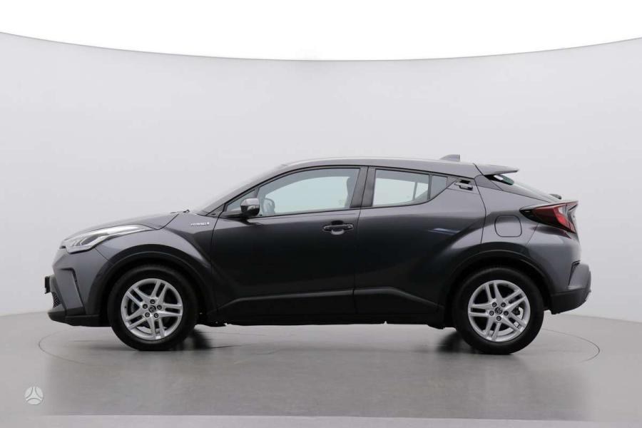 Grey Toyota C-HR 2022 in Vilnius, with an engine capacity of 1.99 L and mileage of 104 thousand km for 24900 €, photo 5 on AUTOMOTO.COM.LV