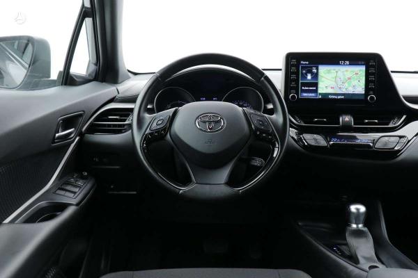 Серый Тойота C-HR 2022 в Вильнюс, объемом двигателя 1.99 л и пробегом 104 тыс. км за 24900 €, фото 8 на AUTOMOTO.COM.LV