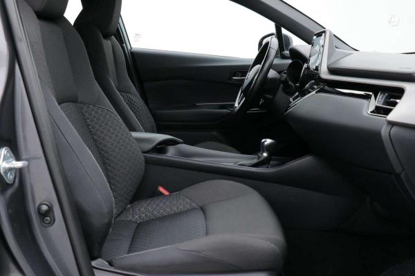 Серый Тойота C-HR 2022 в Вильнюс, объемом двигателя 1.99 л и пробегом 104 тыс. км за 24900 €, фото 9 на AUTOMOTO.COM.LV