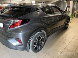 Серый Тойота C-HR 2022 в Рига, объемом двигателя 1.80 л и пробегом 70 тыс. км за 19500 €, фото 7 на AUTOMOTO.COM.LV