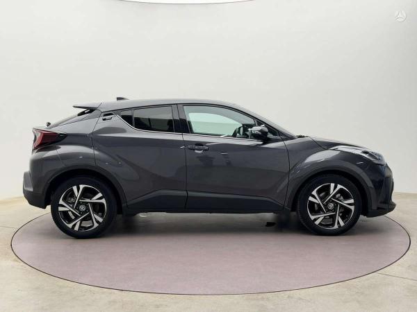 Pelēks Toyota C-HR 2022 Panevēža, ar dzinēja tilpumu 1.80 L un nobraukumu 85 tūkst. km par 22790 €, foto 7 vietnē AUTOMOTO.COM.LV