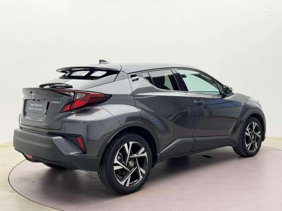 Серый Тойота C-HR 2022 в Паневежис, объемом двигателя 1.80 л и пробегом 85 тыс. км за 22790 €, фото 17 на AUTOMOTO.COM.LV