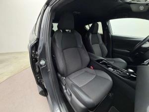 Серый Тойота C-HR 2022 в Паневежис, объемом двигателя 1.80 л и пробегом 85 тыс. км за 22790 €, фото 32 на AUTOMOTO.COM.LV
