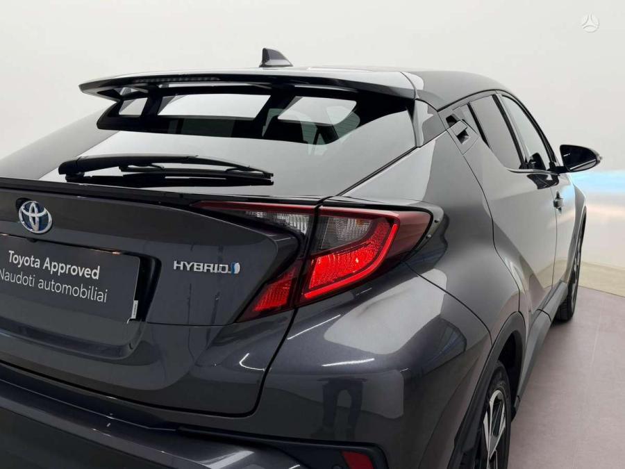 Серый Тойота C-HR 2022 в Паневежис, объемом двигателя 1.80 л и пробегом 85 тыс. км за 22790 €, фото 79 на AUTOMOTO.COM.LV