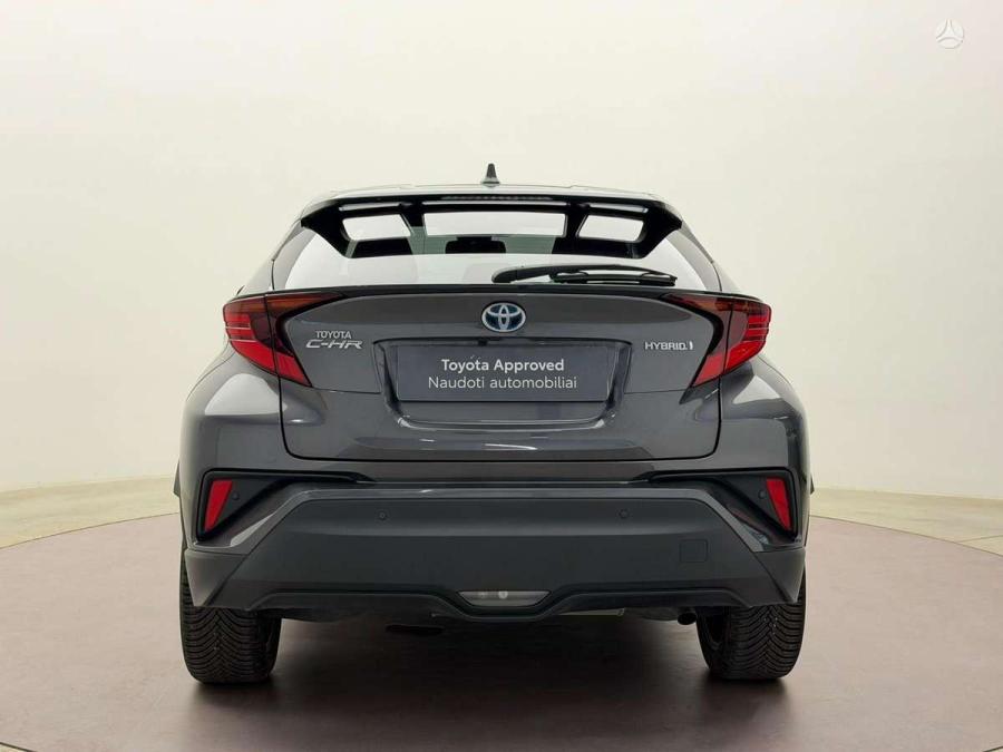 Pelēks Toyota C-HR 2022 Panevēža, ar dzinēja tilpumu 1.80 L un nobraukumu 85 tūkst. km par 23790 €, foto 8 vietnē AUTOMOTO.COM.LV
