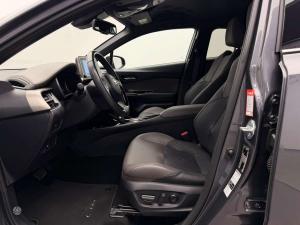 Pelēks Toyota C-HR 2022 Panevēža, ar dzinēja tilpumu 1.80 L un nobraukumu 85 tūkst. km par 23790 €, foto 10 vietnē AUTOMOTO.COM.LV