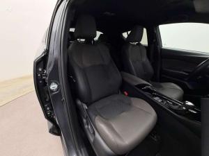 Pelēks Toyota C-HR 2022 Panevēža, ar dzinēja tilpumu 1.80 L un nobraukumu 85 tūkst. km par 23790 €, foto 17 vietnē AUTOMOTO.COM.LV