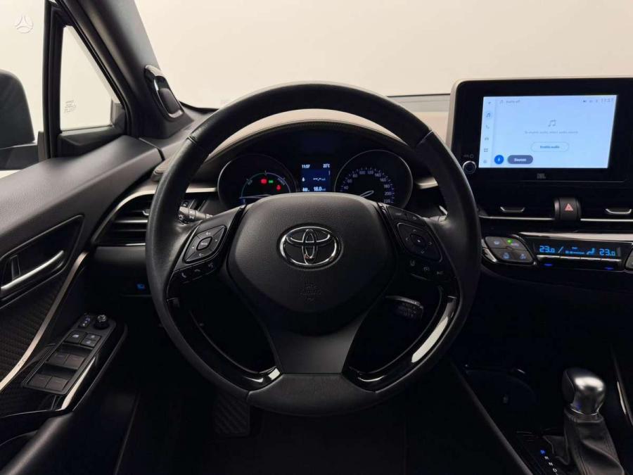 Pelēks Toyota C-HR 2022 Panevēža, ar dzinēja tilpumu 1.80 L un nobraukumu 85 tūkst. km par 23790 €, foto 20 vietnē AUTOMOTO.COM.LV
