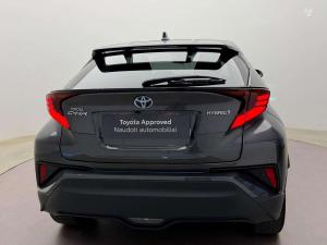 Pelēks Toyota C-HR 2022 Panevēža, ar dzinēja tilpumu 1.80 L un nobraukumu 85 tūkst. km par 23790 €, foto 40 vietnē AUTOMOTO.COM.LV
