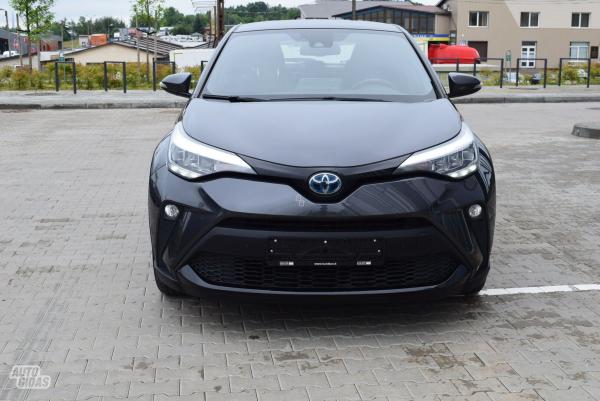 Серый Тойота C-HR 2022 в Вильнюс, объемом двигателя 2.00 л и пробегом 201 тыс. км за 19200 €, фото 2 на AUTOMOTO.COM.LV