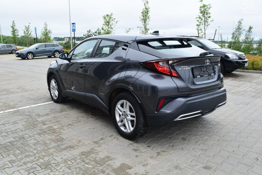 Pelēks Toyota C-HR 2022 Viļņa, ar dzinēja tilpumu 2.00 L un nobraukumu 201 tūkst. km par 19200 €, foto 6 vietnē AUTOMOTO.COM.LV