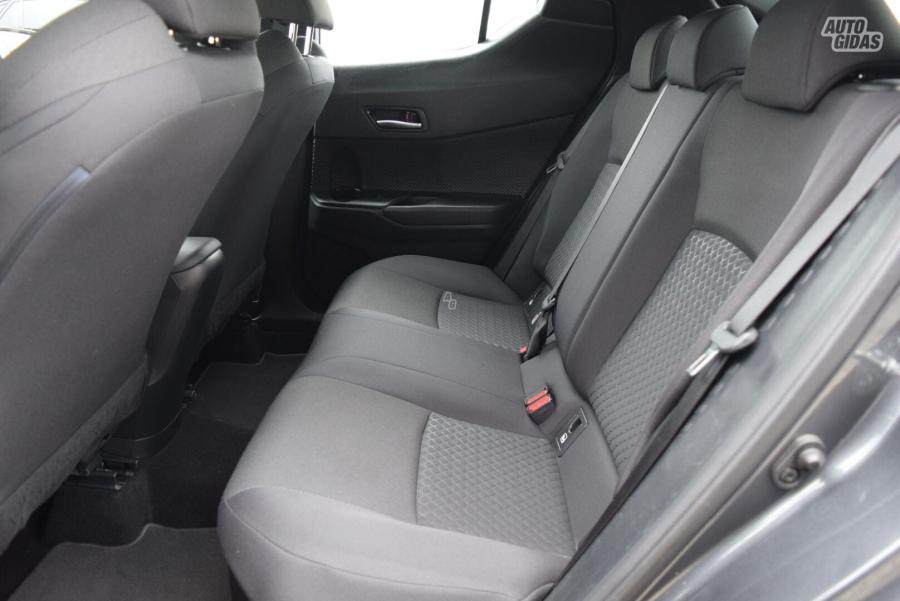 Pelēks Toyota C-HR 2022 Viļņa, ar dzinēja tilpumu 2.00 L un nobraukumu 201 tūkst. km par 19200 €, foto 11 vietnē AUTOMOTO.COM.LV