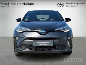 Серый Тойота C-HR 2022 в Рига, объемом двигателя 1.80 л и пробегом 62 тыс. км за 22990 €, фото 6 на AUTOMOTO.COM.LV
