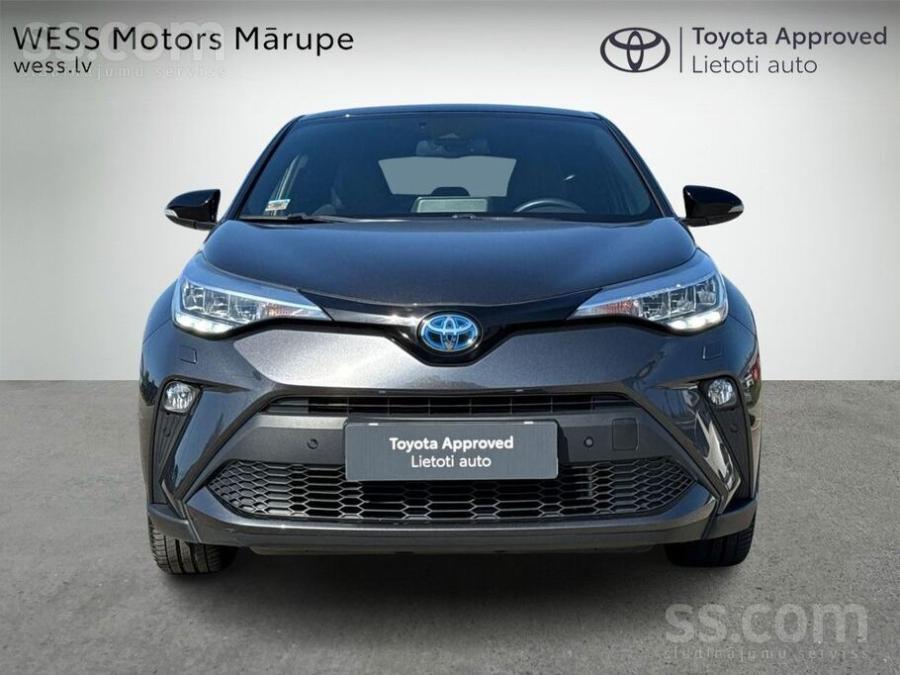 Серый Тойота C-HR 2022 в Рига, объемом двигателя 1.80 л и пробегом 62 тыс. км за 22990 €, фото 6 на AUTOMOTO.COM.LV