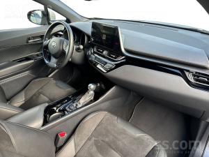 Серый Тойота C-HR 2022 в Рига, объемом двигателя 1.80 л и пробегом 62 тыс. км за 22990 €, фото 7 на AUTOMOTO.COM.LV