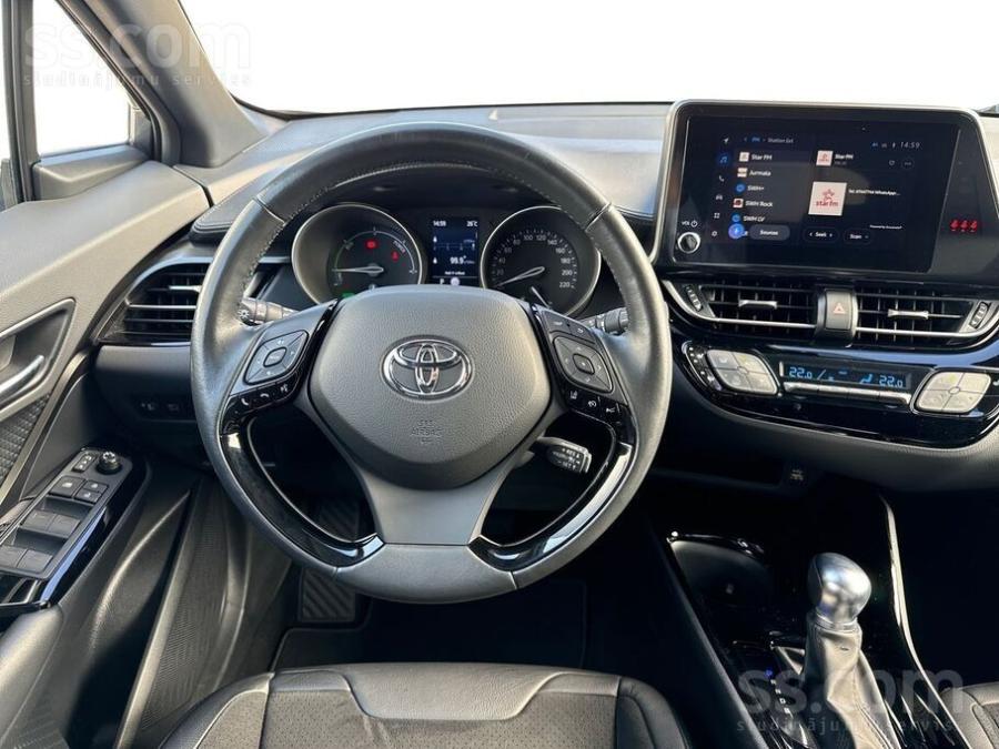 Серый Тойота C-HR 2022 в Рига, объемом двигателя 1.80 л и пробегом 62 тыс. км за 22990 €, фото 10 на AUTOMOTO.COM.LV
