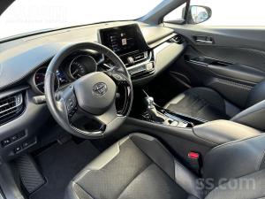 Серый Тойота C-HR 2022 в Рига, объемом двигателя 1.80 л и пробегом 62 тыс. км за 22990 €, фото 12 на AUTOMOTO.COM.LV