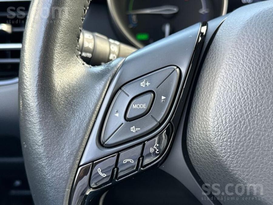Серый Тойота C-HR 2022 в Рига, объемом двигателя 1.80 л и пробегом 62 тыс. км за 22990 €, фото 21 на AUTOMOTO.COM.LV