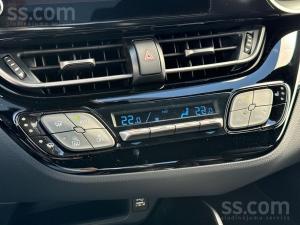Серый Тойота C-HR 2022 в Рига, объемом двигателя 1.80 л и пробегом 62 тыс. км за 22990 €, фото 28 на AUTOMOTO.COM.LV
