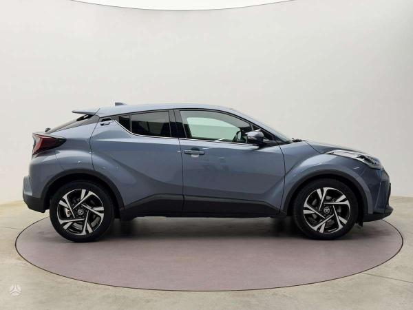 Pelēks Toyota C-HR 2022 Panevēža, ar dzinēja tilpumu 1.80 L un nobraukumu 98 tūkst. km par 21990 €, foto 4 vietnē AUTOMOTO.COM.LV