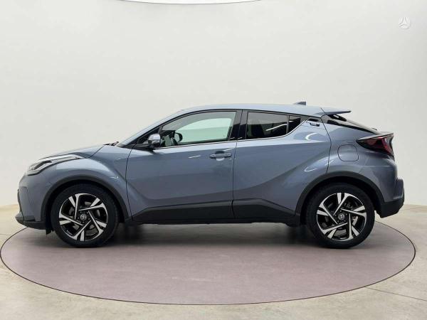 Pelēks Toyota C-HR 2022 Panevēža, ar dzinēja tilpumu 1.80 L un nobraukumu 98 tūkst. km par 21990 €, foto 5 vietnē AUTOMOTO.COM.LV
