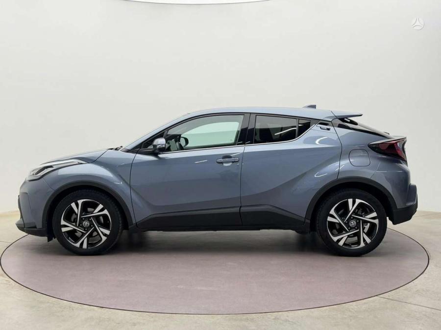 Серый Тойота C-HR 2022 в Паневежис, объемом двигателя 1.80 л и пробегом 98 тыс. км за 21990 €, фото 6 на AUTOMOTO.COM.LV