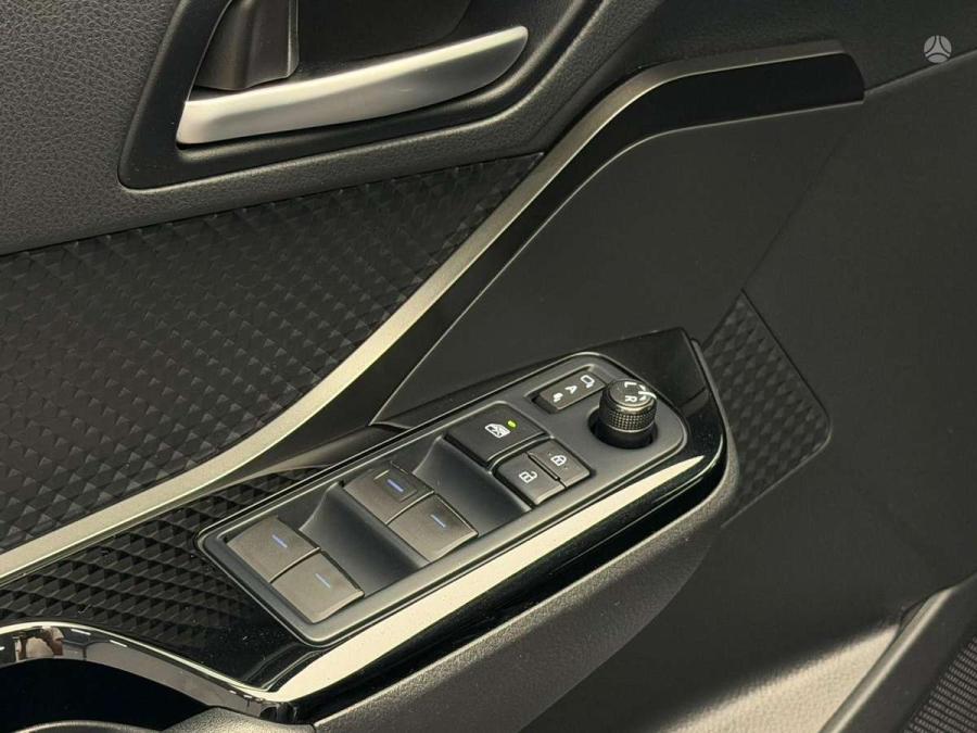 Серый Тойота C-HR 2022 в Паневежис, объемом двигателя 1.80 л и пробегом 98 тыс. км за 21990 €, фото 11 на AUTOMOTO.COM.LV