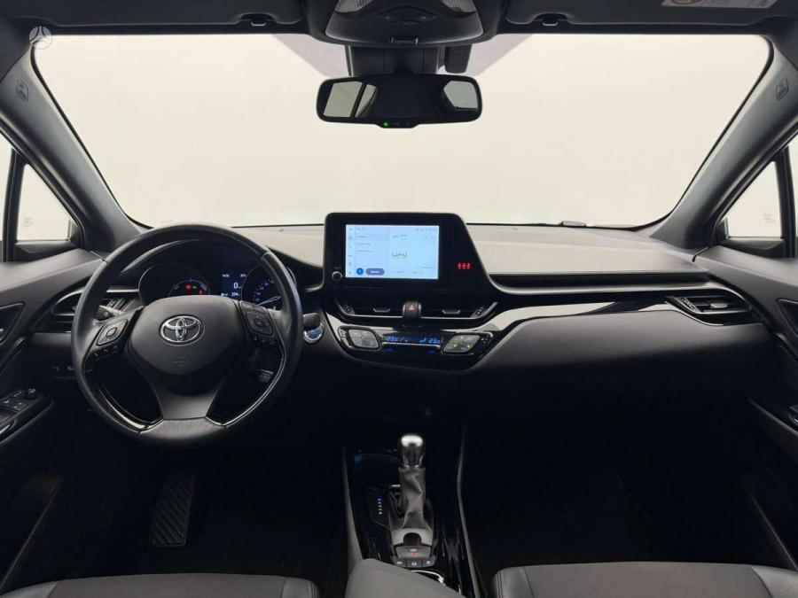 Серый Тойота C-HR 2022 в Паневежис, объемом двигателя 1.80 л и пробегом 98 тыс. км за 21990 €, фото 19 на AUTOMOTO.COM.LV