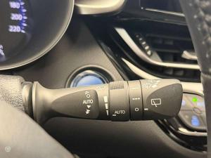 Серый Тойота C-HR 2022 в Паневежис, объемом двигателя 1.80 л и пробегом 98 тыс. км за 21990 €, фото 24 на AUTOMOTO.COM.LV